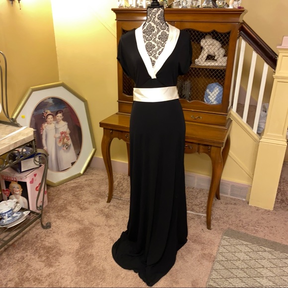 Olian | Dresses | Olian Black And Ivory Short Sleeve Maternity Gown ...